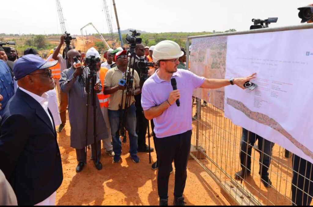 Wike inspects FCT roads, aims for May 2025 completion - Kontrinews